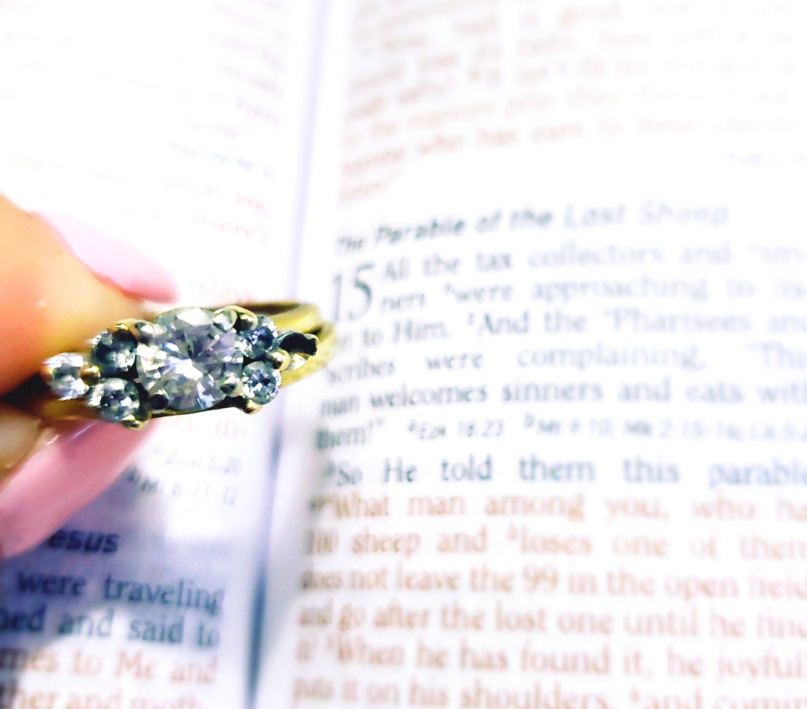 Lost Diamonds - Finding Hidden Treasure - Holly Murray ~ Author